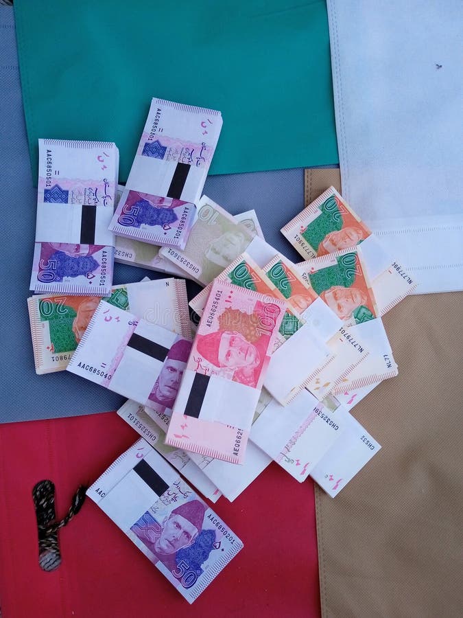 Copies of New Pakistani Notes. Hundred Rupees. Twenty Rupees. Twenty ...