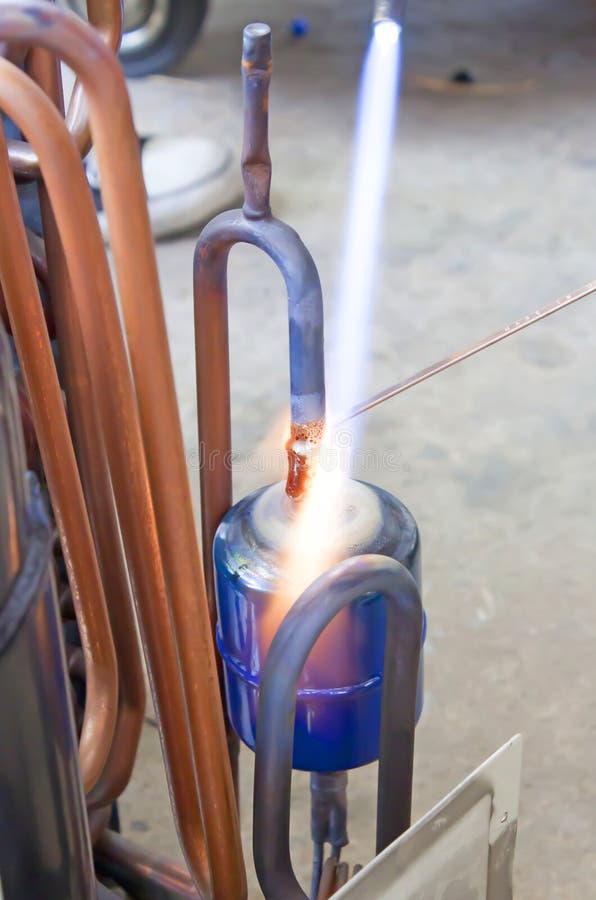 Copper pipe repair. stock image. Image of replacement - 44046319