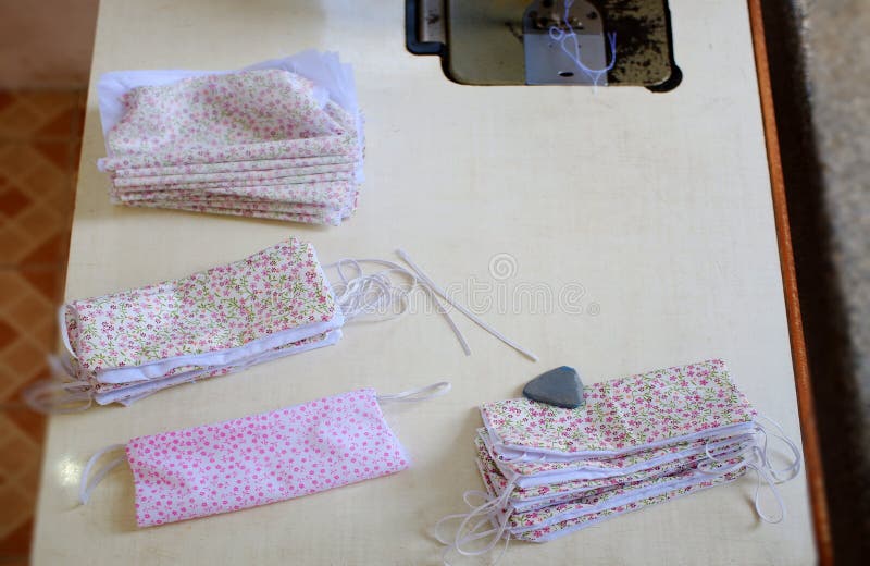 Copy Scape .Fabric Cutting Work Desk Multi-stack Fabric Mask with ...