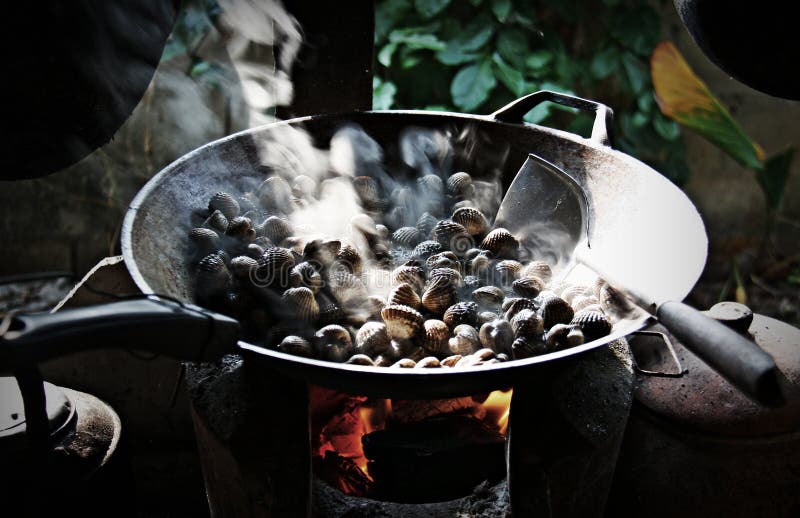 Coques frites photo stock. Image du nutrition, repas - 39266056
