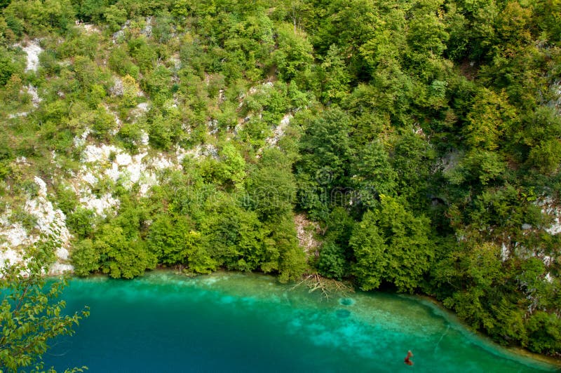 Cor Azul Bonita Em Lagos Croatas Foto de Stock - Imagem de paisagem ...