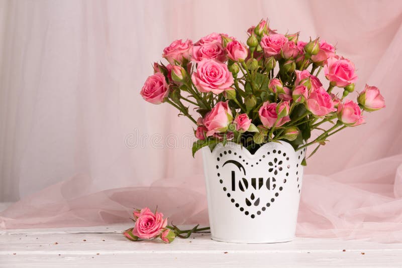 A Cor-de-rosa Fresca Levantou-se Imagem de Stock - Imagem de buquê ...