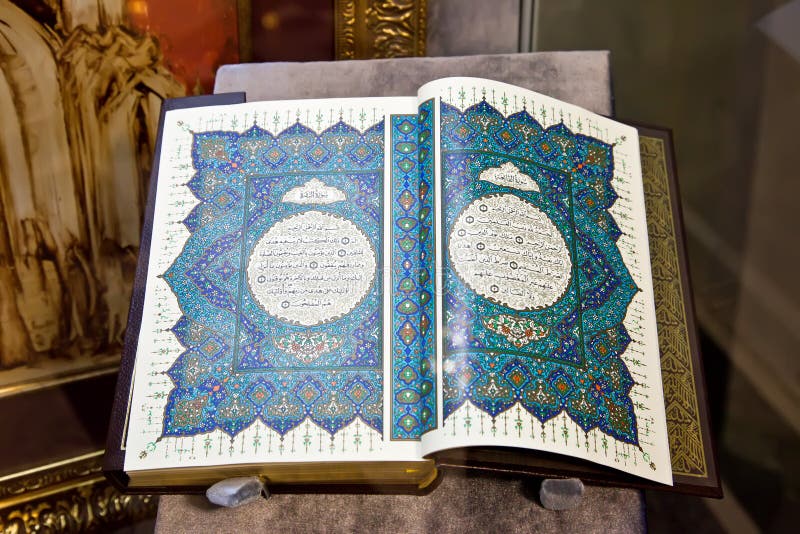 Corano. Libro Scritto a Mano Antico Fotografia Stock Editoriale ...