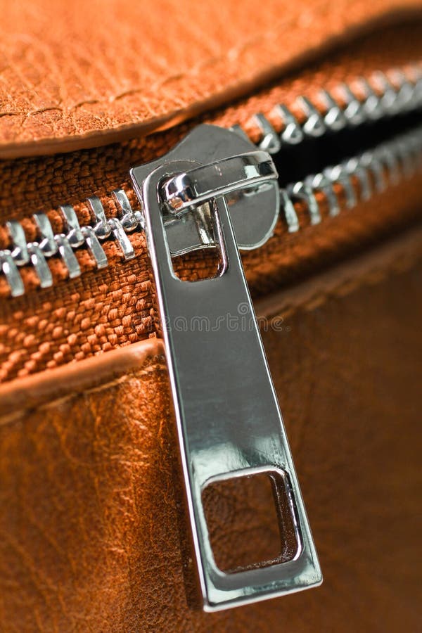 Corchete del metal imagen de archivo. Imagen de detalle - 129798977