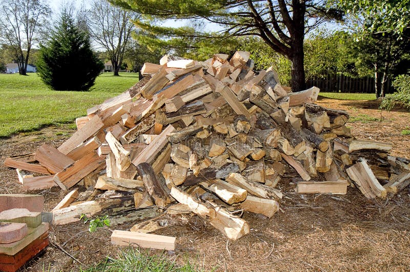 Split Firewood Stock Photos - Download 7,979 Royalty Free Photos