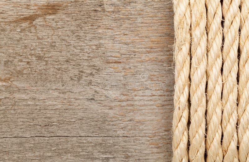 Corde Sur Une Vieille Planche Photo stock - Image du toujours, rond ...