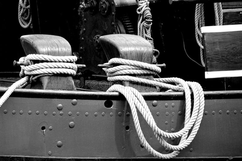 Cordes de bateau image stock. Image du navigation, marin - 1063987