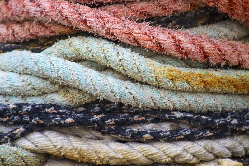 Cordes de bateau image stock. Image du fixation, navigation - 1063987