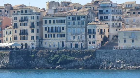 Corfu Centro De La Ciudad Edificios Velero Grecia Imagen de archivo ...