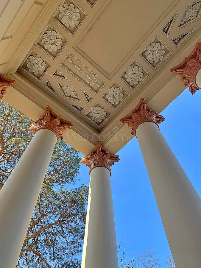 Corinthian Columns, Decorated Ceiling and Old Columns, Ancient ...