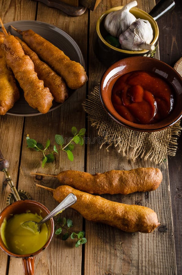 Corndog delicioso foto de archivo. Imagen de americano - 67040634