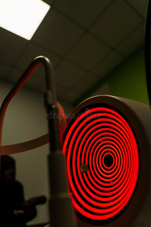 Corneal Topographer Shines Red Light for Topography Examination ...