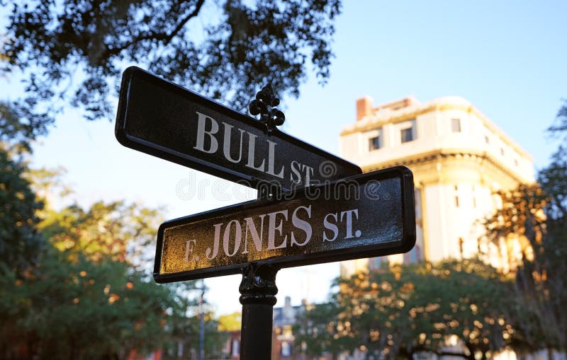 The Corner of Bull and Jones St in the Savannah Historic District Stock ...