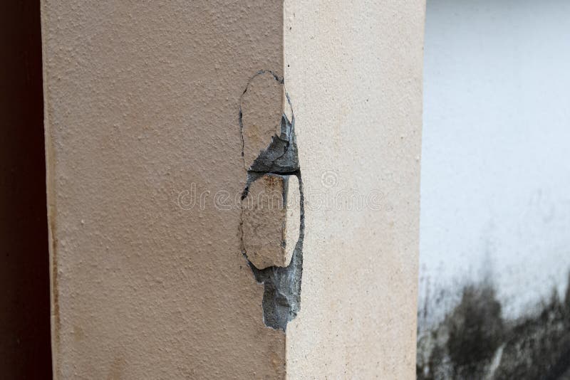 The Corner of the Concrete Column Has Cracks Stock Image - Image of ...