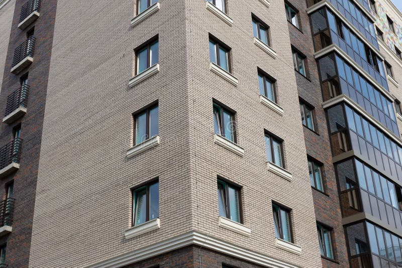 828 Brick High Rise Office Building Exterior Stock Photos - Free ...