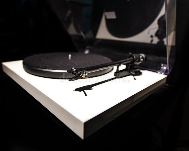 Corner View of Minimalist Turntable Editorial Photo - Image of record ...