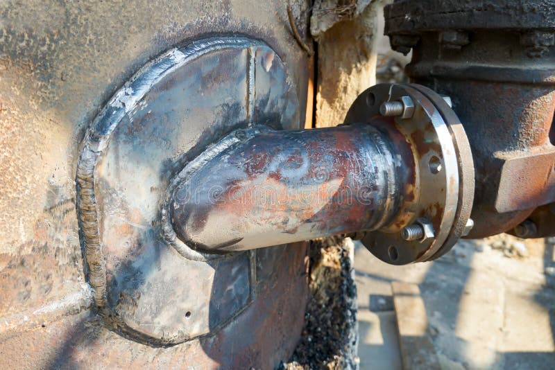 Corner Welds for Welding the Du600 Reinforcing Ring To the Body of the ...