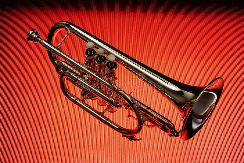 Cornetta 01 immagine stock. Immagine di musica, tubo, argento - 9291149