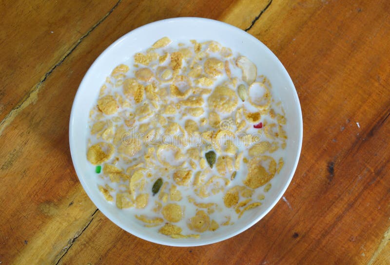 Cornflakes and Milk in Circle Bowl Stock Image - Image of easy, raisin ...