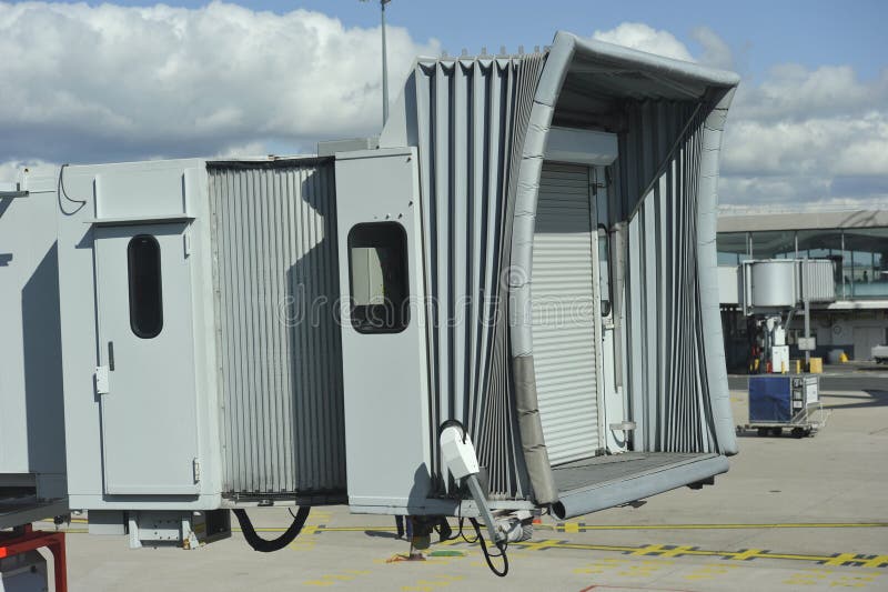 Corredor central fechado imagem de stock. Imagem de porta - 39020597