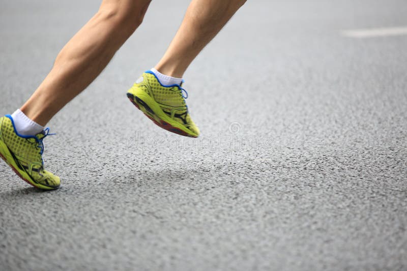 Corredor de maratón imagen de archivo. Imagen de gente - 36028189