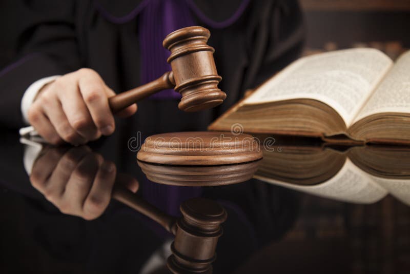 Corteje O Martelo, Tema Da Lei, Malho Do Juiz Imagem de Stock - Imagem ...