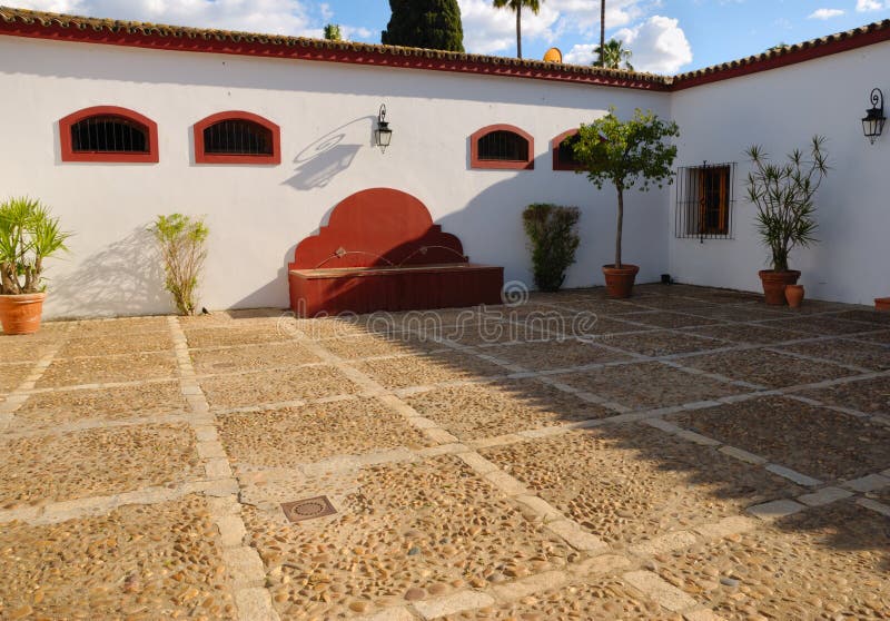 Cortijo Del Andaluz Del Patio Foto de archivo - Imagen de patio ...