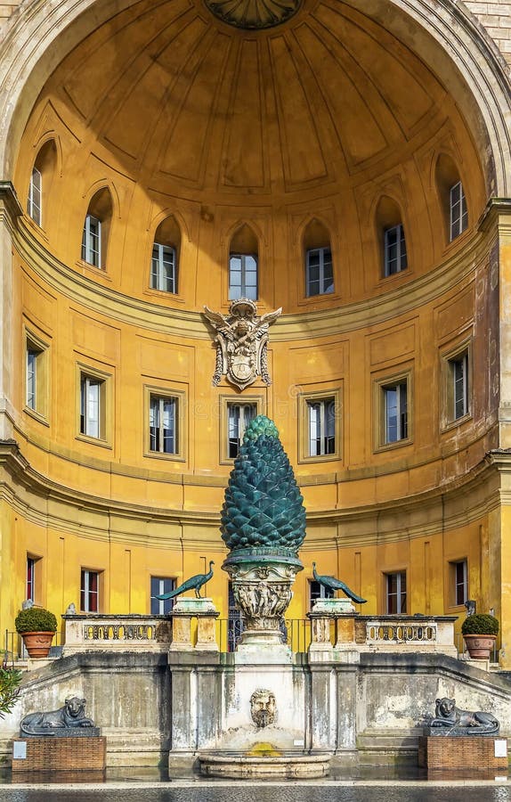Cortile Della Pigna, Vatican Editorial Photo - Image of statue, palace ...