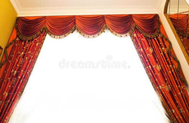 Cortinas Rojas Del Terciopelo Foto de archivo - Imagen de alto, modelo ...
