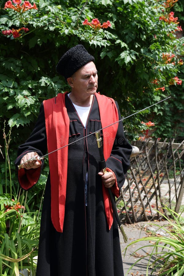 Cosaco Mayor De Kuban Con Un Sable Imagen de archivo - Imagen de ...