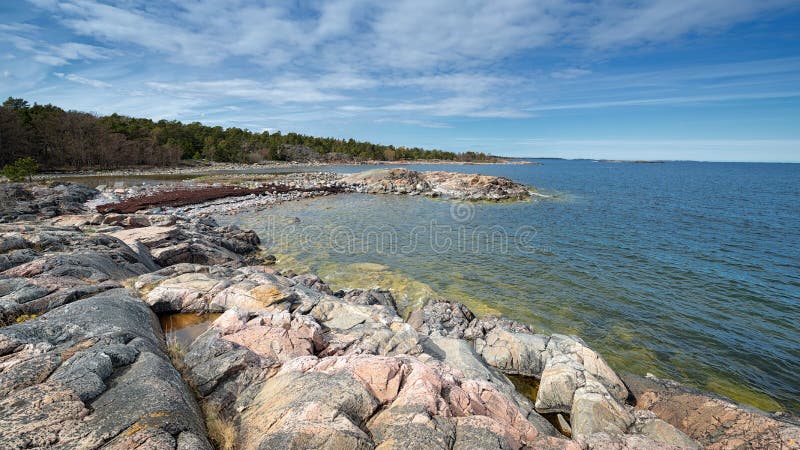 Costa De La Roca En La Costa Costa Sueca Imagen de archivo - Imagen de ...