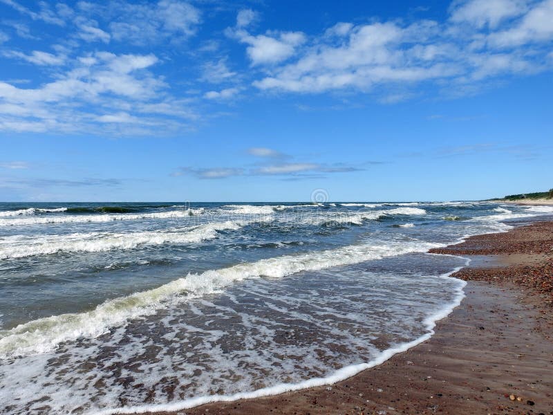 Costa De Mar Báltico, Lituania Imagen de archivo - Imagen de hierba ...
