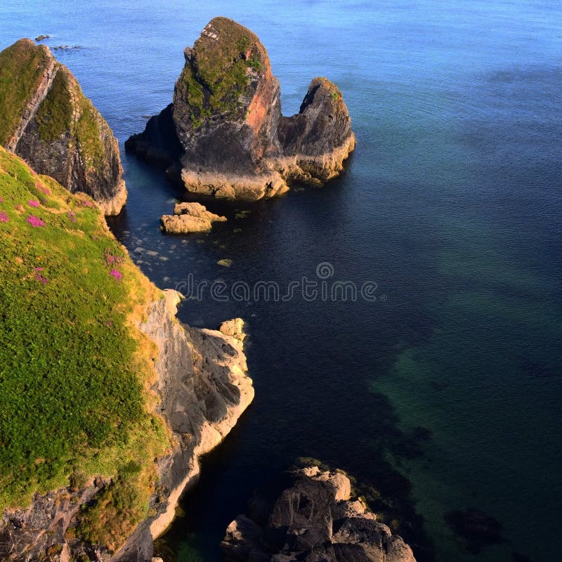 Costa De Nohoval Cove Ireland Imagen de archivo - Imagen de acantilado ...