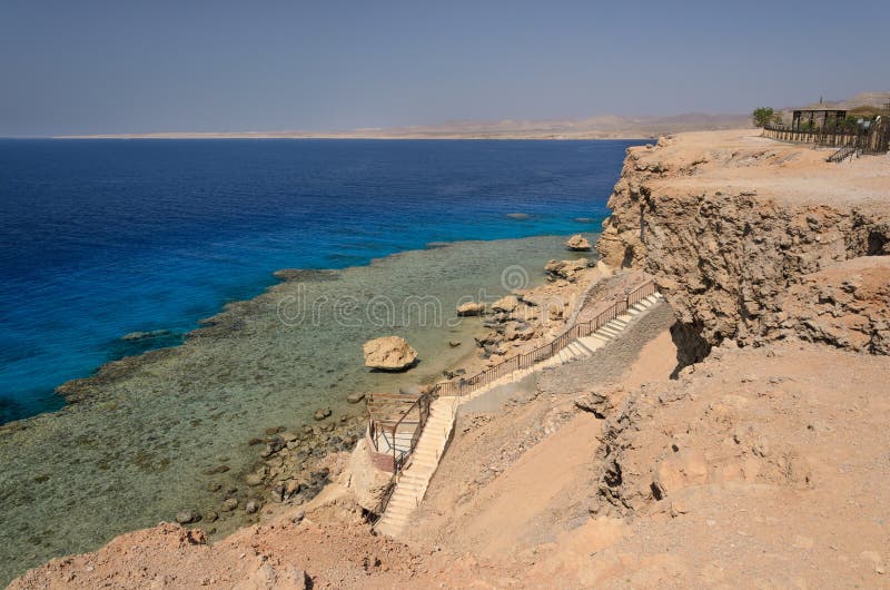 Costa en Egipto Mar Rojo imagen de archivo. Imagen de piedra - 56632995