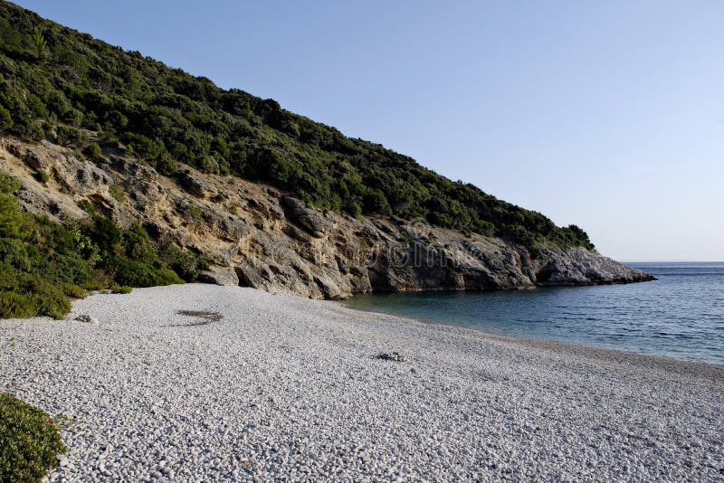 Costa Hermosa En La Isla Cres Imagen de archivo - Imagen de playa, azul ...