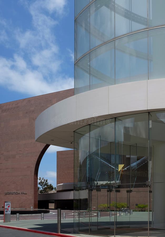 COSTA MESA, CALIFORNIA - 8 MAY 2021: the Segerstrom Center for the Arts ...