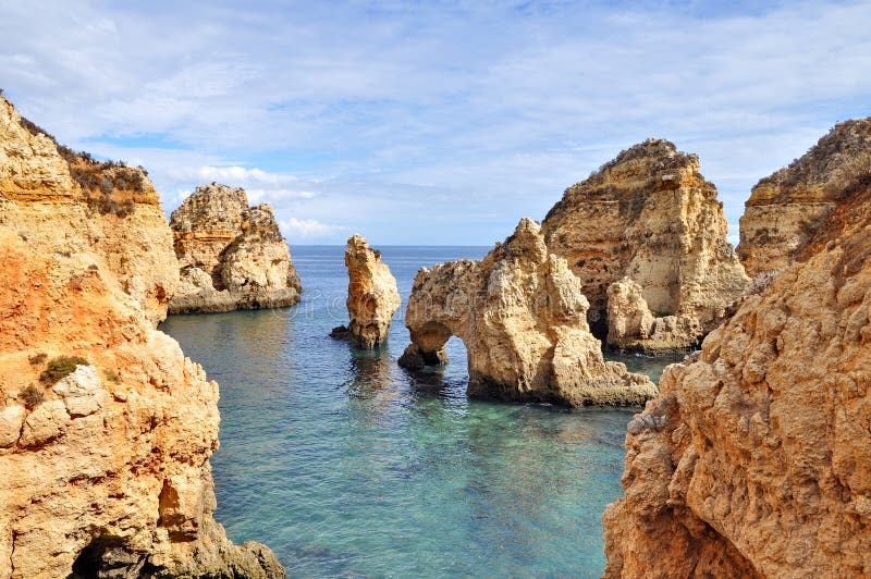 Costa rocosa de Portugal foto de archivo. Imagen de rocas - 28445762