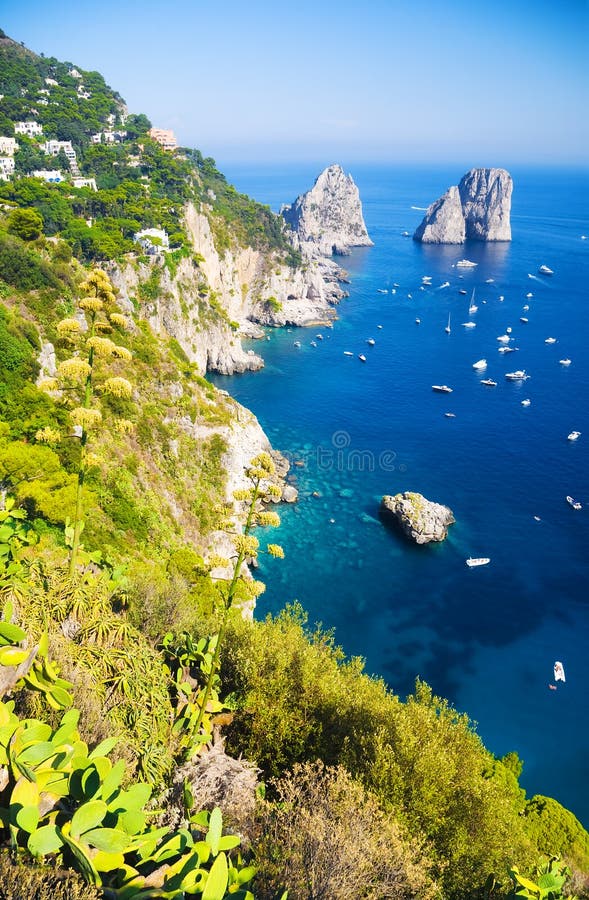 Costa tropical hermosa foto de archivo. Imagen de isla - 6959978