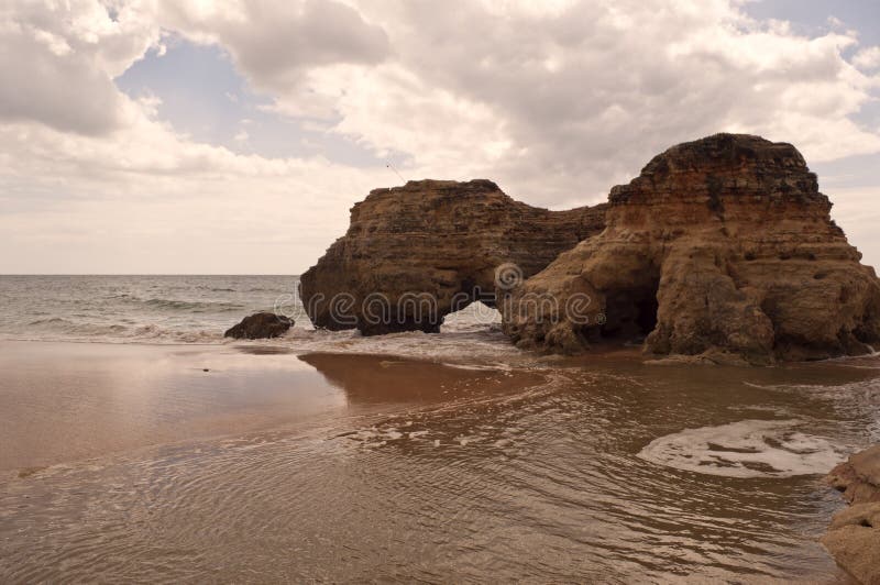 Costa y playa foto de archivo. Imagen de cielo, concepto - 24673322