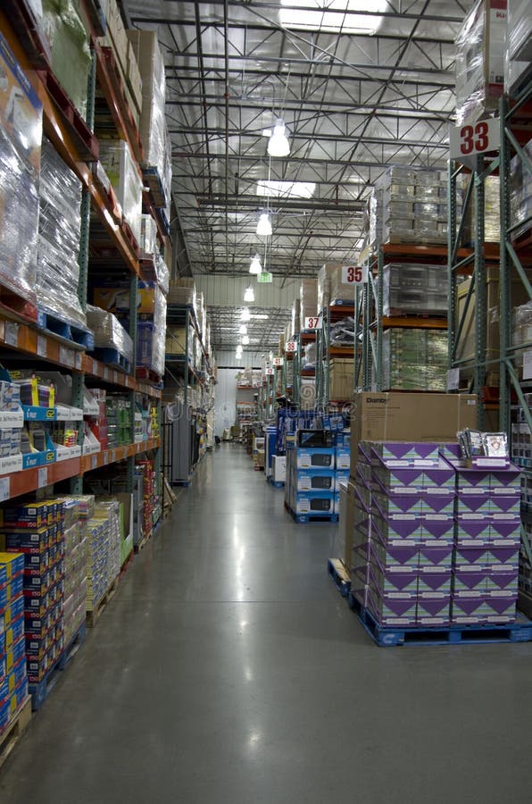 Costco Store at Night editorial image. Image of wholesaler - 105552415