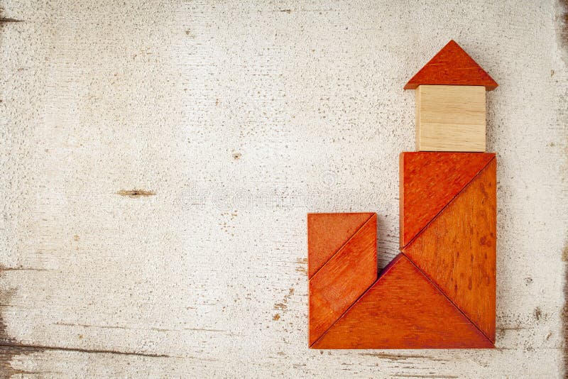 Costruzione Di Tangram Con Una Torre Immagine Stock - Immagine di ...