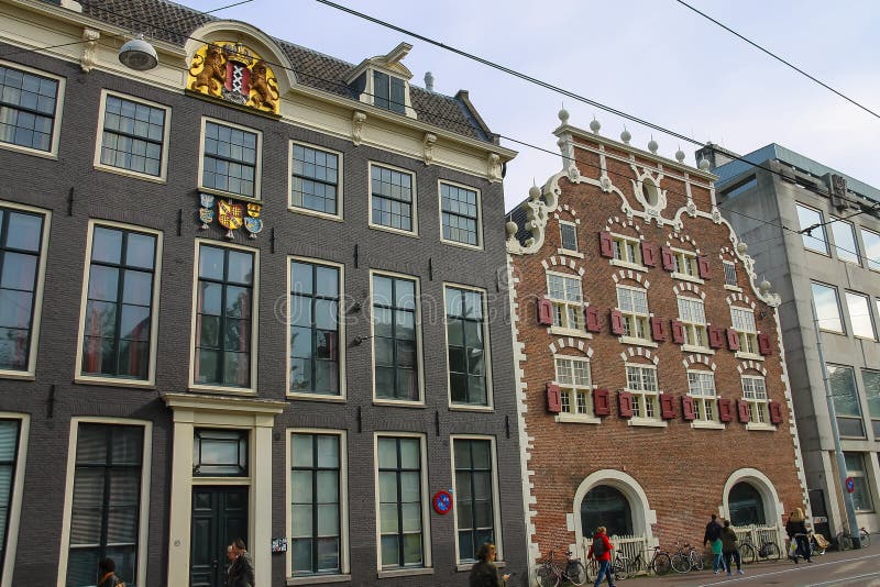 Costruzioni Di Vecchio Stile in Centro Storico Di Amsterdam Immagine ...