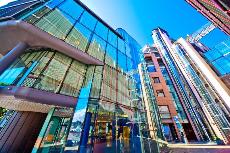 Costruzioni moderne fotografia stock. Immagine di urbano - 25232528