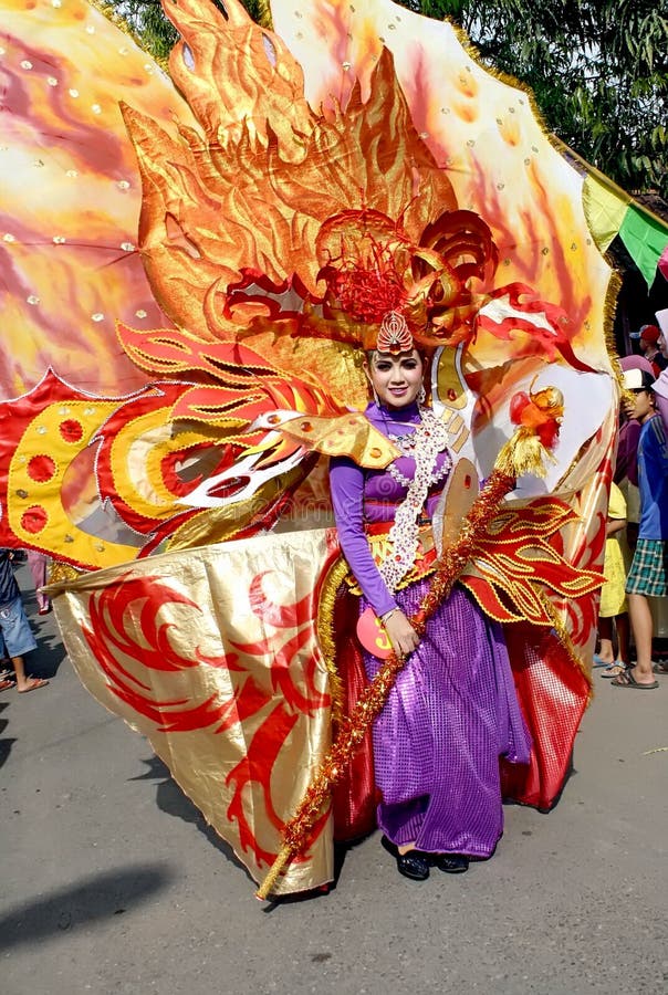 Costume Parade Participants while Preparing To Perform Editorial Photo ...