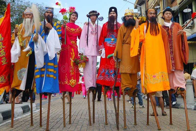 Costumes Traditionnels Chinois Photo stock éditorial - Image du hommes ...