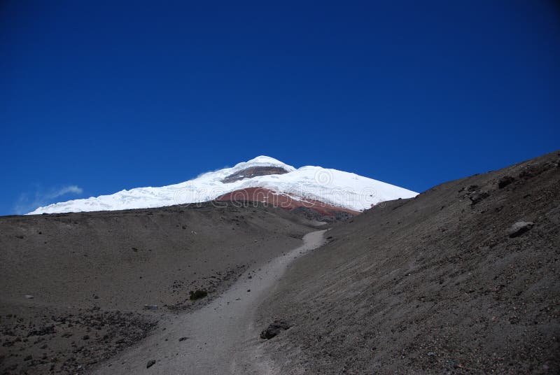 Cotopaxi-Vulkan - Ecuador stockbild. Bild von nave, wandern - 12989873