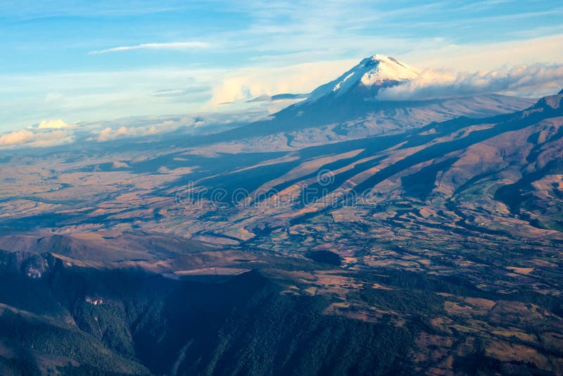 Cotopaxi-Vulkan in Ecuador stockbild. Bild von majestätisch - 42252147