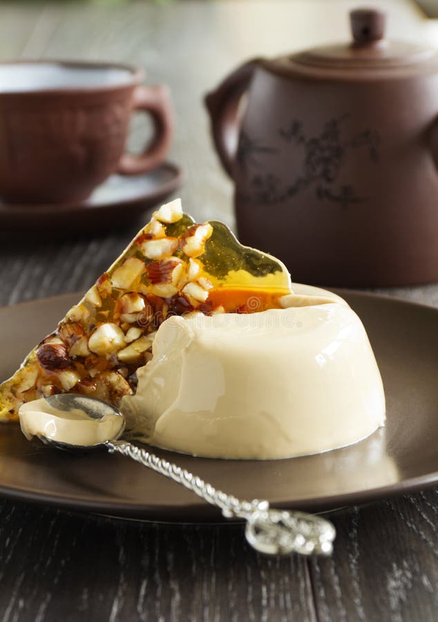 Cotta Del Panna Del Postre Del Café Foto de archivo - Imagen de bocado, espuma: 41835876