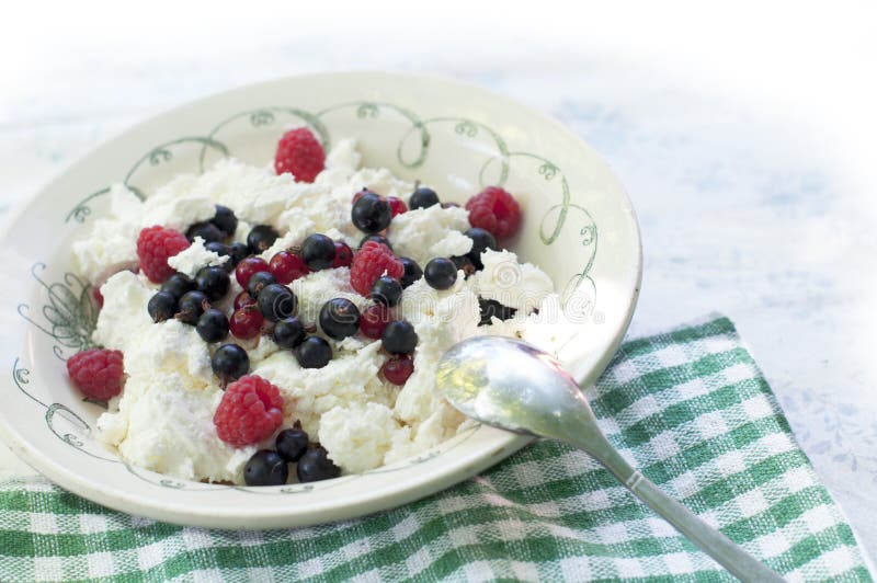 Cottage Cheese with Berries Stock Image - Image of currant, plate: 42425953