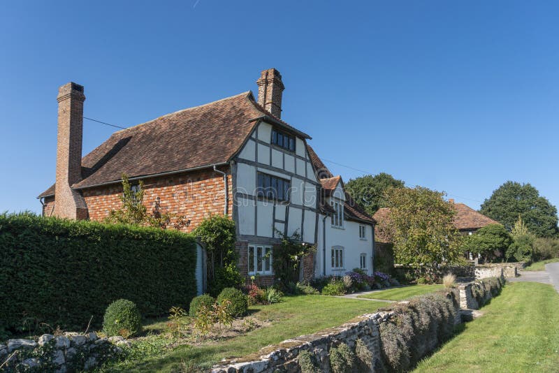 A cottage in Kent, UK stock photo. Image of egerton - 202097664